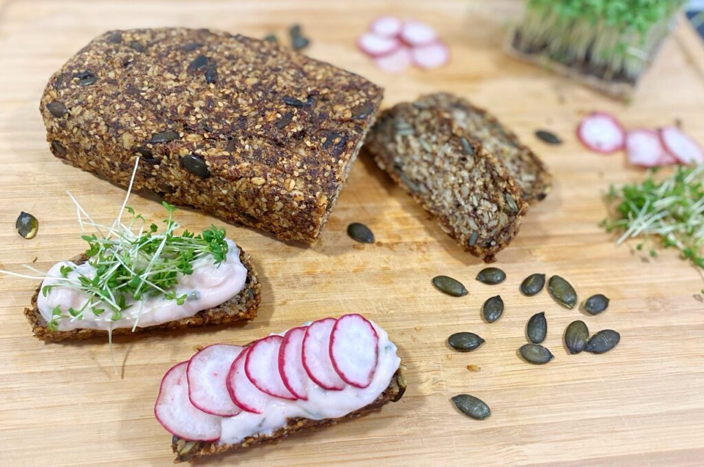 Gesunde Rezepte: Gesundheits-Kernenbrot ohne Mehl - Vivoterra® Shop